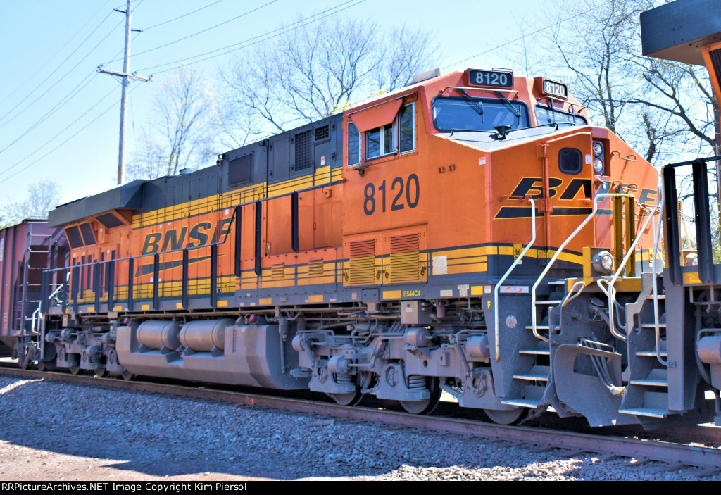 BNSF 8120